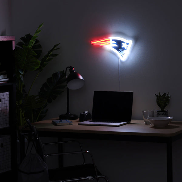 New England Patriots NFL LED Neon Light Up Team Logo Sign (PREORDER